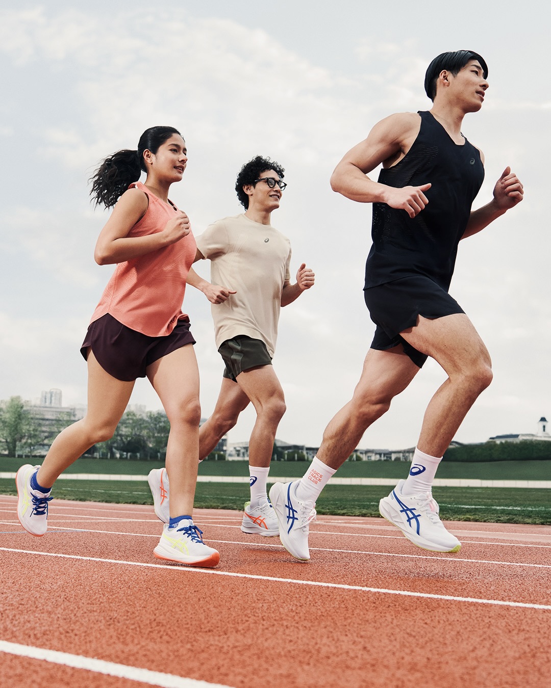 ASICS TRACK CLUB กลับมาพร้อมกับกลิ่นอายในยุค 90