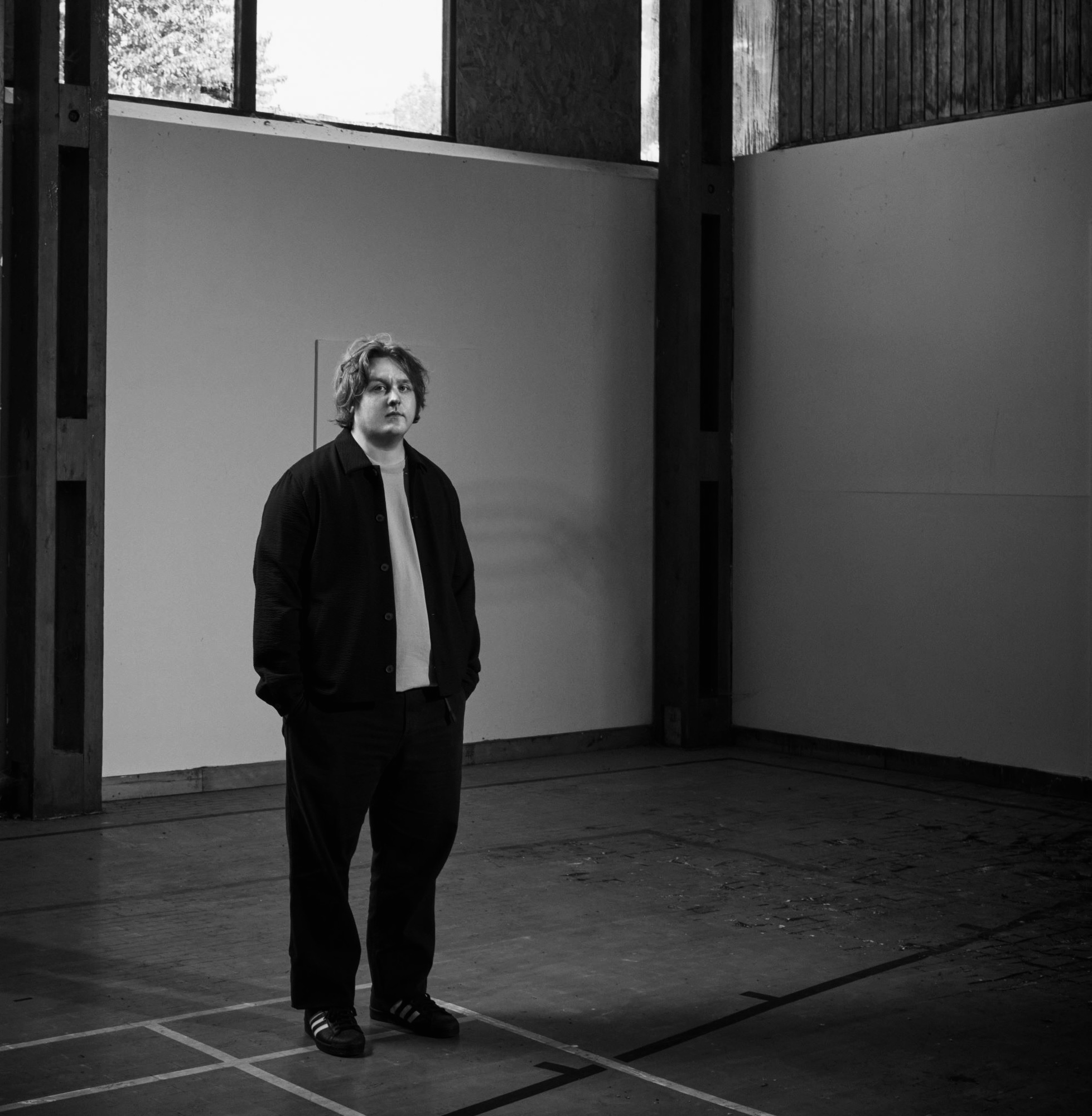 Lewis Capaldi กลับมาสะกดใจอีกครั้งกับ ‘Almost’ เพลงแห่งการเยียวยา